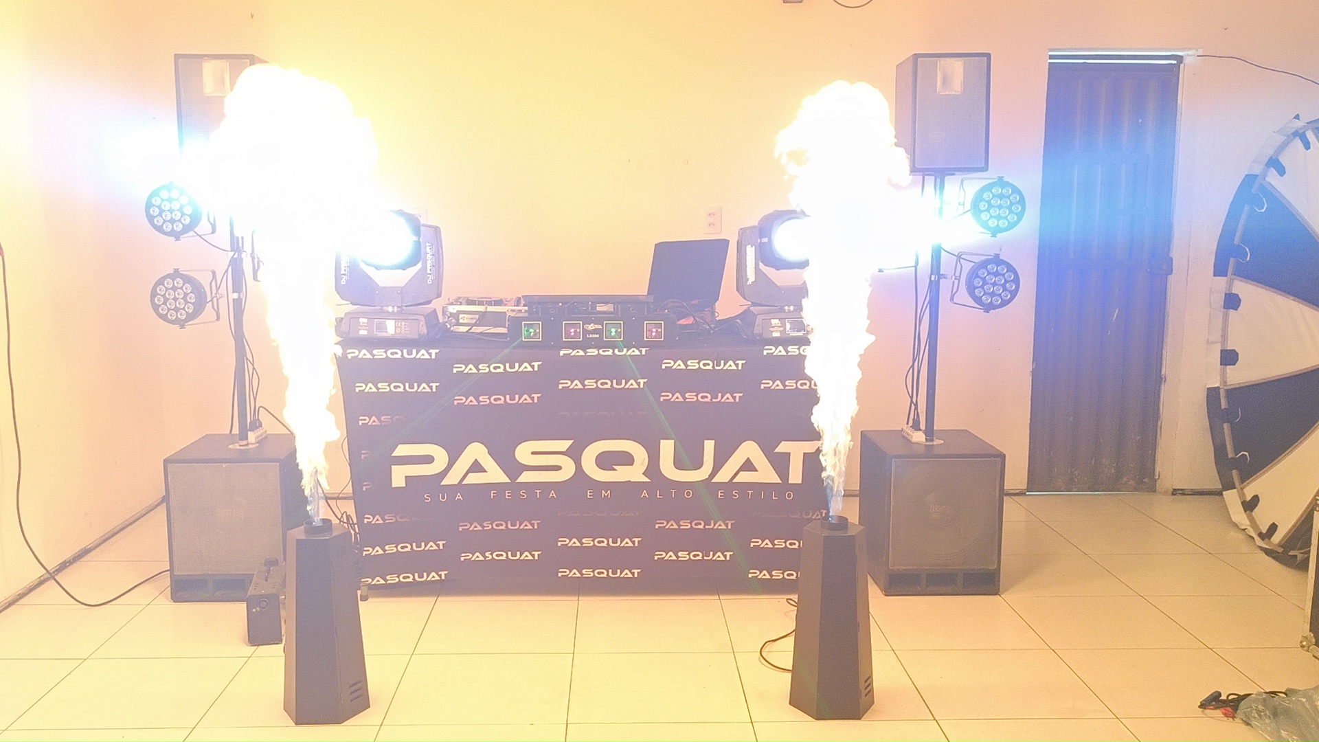 DJ Pasquat, som, luz, fogos, estrutura completa! - Regallo Eventos